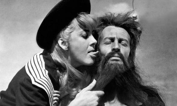 Simon du désert de Luis Bunuel en VoD - LaCinetek